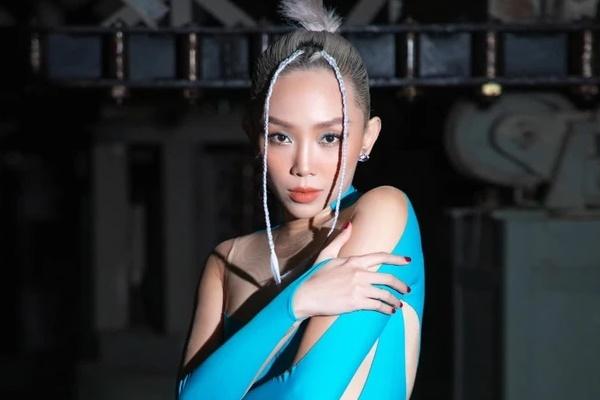Ca sĩ Tóc Tiên bất ngờ bị body shaming trên sân khấu?