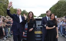 Công nương Kate khó chịu khi đi cạnh Harry và Meghan