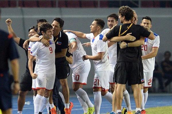 Giảm giá sập sàn, vé xem ĐT Việt Nam trên đất Philippines vẫn ế