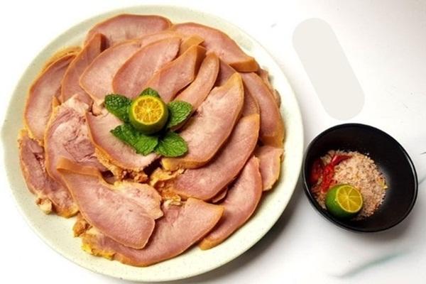 Bật mí công thức làm lưỡi heo ủ muối giòn sần sật