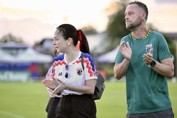 Madam Pang treo thưởng 2 tỉ nếu Thái Lan thắng Trung Quốc