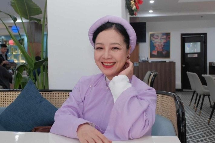 NSƯT Chiều Xuân ân hận khi từng quát chồng, ở tuổi 56 vẫn được yêu chiều