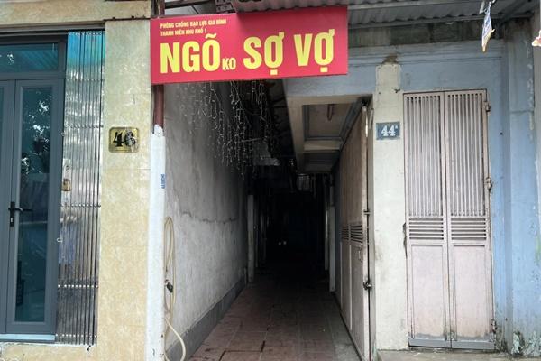 Tấm biển ngõ không sợ vợ ở Hà Nội bị gỡ sau khi gây sốt MXH