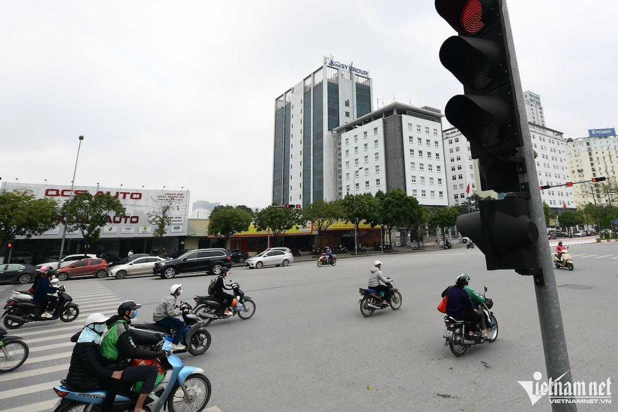 Thời lượng đèn vàng quá ngắn: Tài xế có thể dính phạt oan lỗi vượt đèn đỏ?